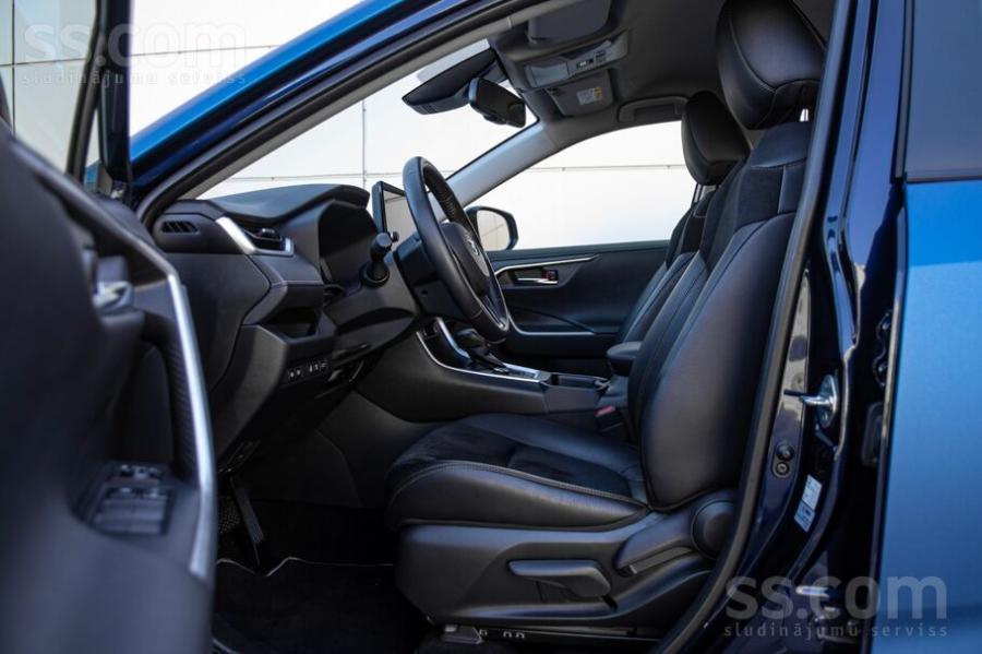 Blue Toyota RAV4 2023 in Riga, with an engine capacity of 2.50 L and mileage of 36 thousand km for 33500 €, photo 11 on AUTOMOTO.COM.LV