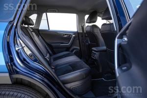 Blue Toyota RAV4 2023 in Riga, with an engine capacity of 2.50 L and mileage of 36 thousand km for 33500 €, photo 14 on AUTOMOTO.COM.LV