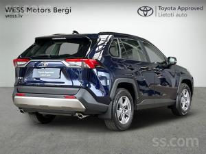Zils Toyota RAV4 2023 Rīga, ar dzinēja tilpumu 2.00 L un nobraukumu 25 tūkst. km par 30990 €, foto 3 vietnē AUTOMOTO.COM.LV
