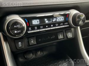 Zils Toyota RAV4 2023 Rīga, ar dzinēja tilpumu 2.00 L un nobraukumu 25 tūkst. km par 30990 €, foto 17 vietnē AUTOMOTO.COM.LV