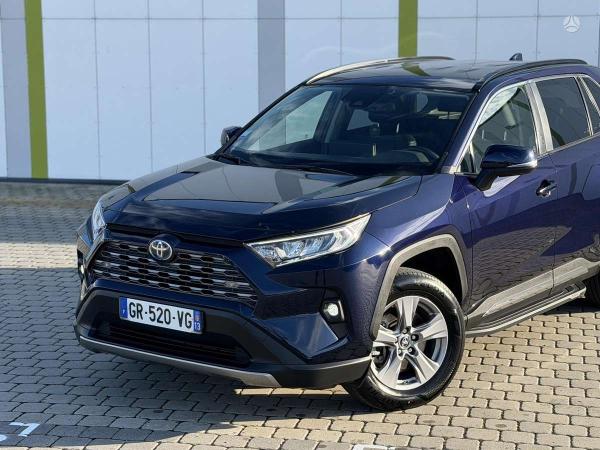 Blue Toyota RAV4 2023 in Taurage, with an engine capacity of 2.49 L and mileage of 211 thousand km for 22800 €, photo 2 on AUTOMOTO.COM.LV