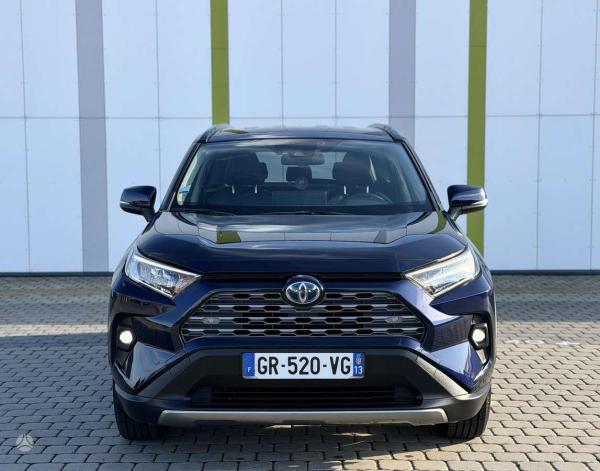 Blue Toyota RAV4 2023 in Taurage, with an engine capacity of 2.49 L and mileage of 211 thousand km for 22800 €, photo 5 on AUTOMOTO.COM.LV