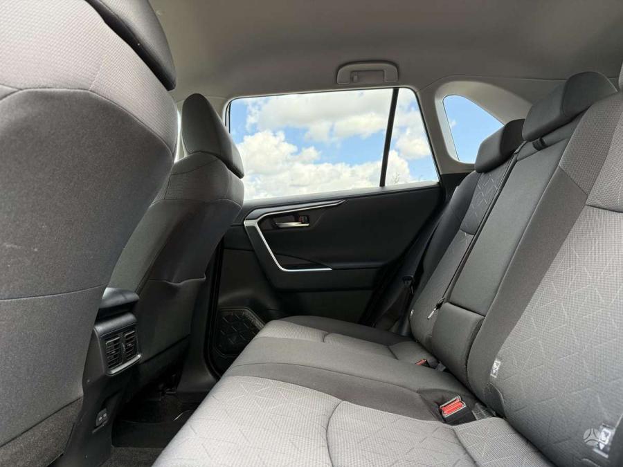 Zils Toyota RAV4 2023 Viļņa, ar dzinēja tilpumu 2.49 L un nobraukumu 177 tūkst. km par 25990 €, foto 16 vietnē AUTOMOTO.COM.LV