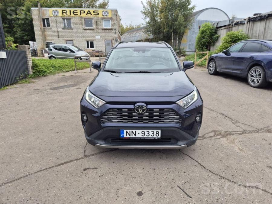 Zils Toyota RAV4 2023 Rīga, ar dzinēja tilpumu 2.00 L un nobraukumu 52 tūkst. km par 30990 €, foto 4 vietnē AUTOMOTO.COM.LV