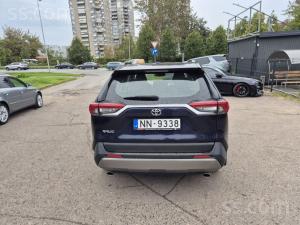 Zils Toyota RAV4 2023 Rīga, ar dzinēja tilpumu 2.00 L un nobraukumu 52 tūkst. km par 30990 €, foto 8 vietnē AUTOMOTO.COM.LV