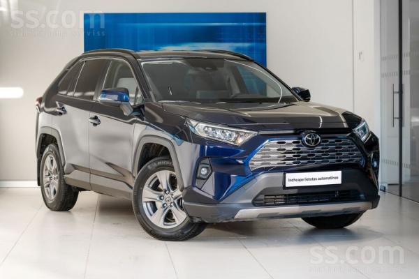 Toyota RAV4 2023 Rīga vietnē Zils Toyota RAV4 2023 Rīga, ar dzinēja tilpumu 2.00 L un nobraukumu 42 tūkst. km par 27490 €, foto 3 vietnē AUTOMOTO.COM.LV