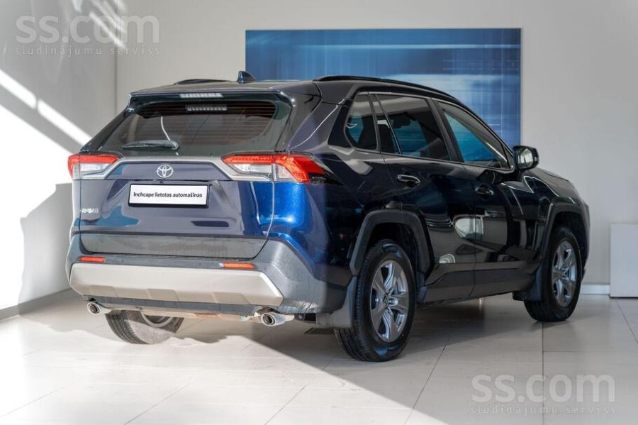 Blue Toyota RAV4 2023 in Riga, with an engine capacity of 2.00 L and mileage of 42 thousand km for 27490 €, photo 5 on AUTOMOTO.COM.LV