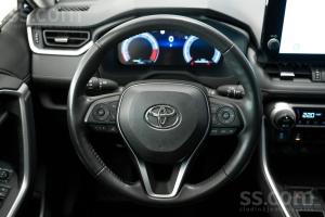Blue Toyota RAV4 2023 in Riga, with an engine capacity of 2.00 L and mileage of 42 thousand km for 27490 €, photo 9 on AUTOMOTO.COM.LV