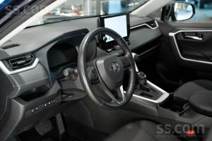 Blue Toyota RAV4 2023 in Riga, with an engine capacity of 2.00 L and mileage of 42 thousand km for 27490 €, photo 13 on AUTOMOTO.COM.LV