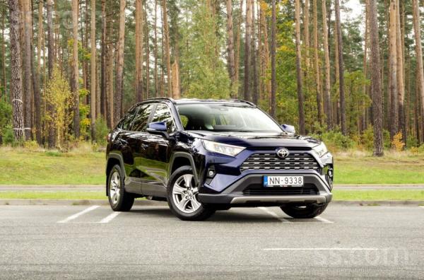 Zils Toyota RAV4 2023 Rīga, ar dzinēja tilpumu 2.00 L un nobraukumu 52 tūkst. km par 30990 €, foto 3 vietnē AUTOMOTO.COM.LV
