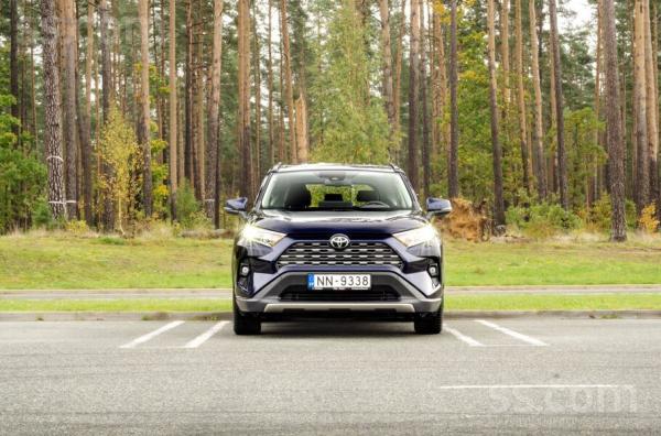Zils Toyota RAV4 2023 Rīga, ar dzinēja tilpumu 2.00 L un nobraukumu 52 tūkst. km par 30990 €, foto 4 vietnē AUTOMOTO.COM.LV