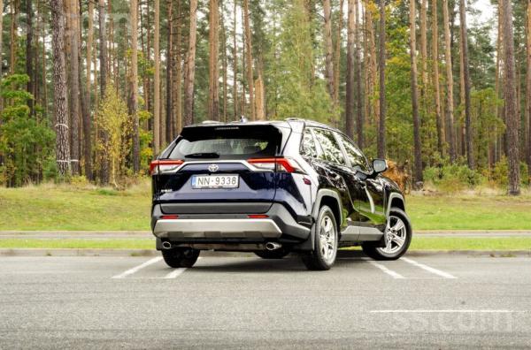 Zils Toyota RAV4 2023 Rīga, ar dzinēja tilpumu 2.00 L un nobraukumu 52 tūkst. km par 30990 €, foto 7 vietnē AUTOMOTO.COM.LV