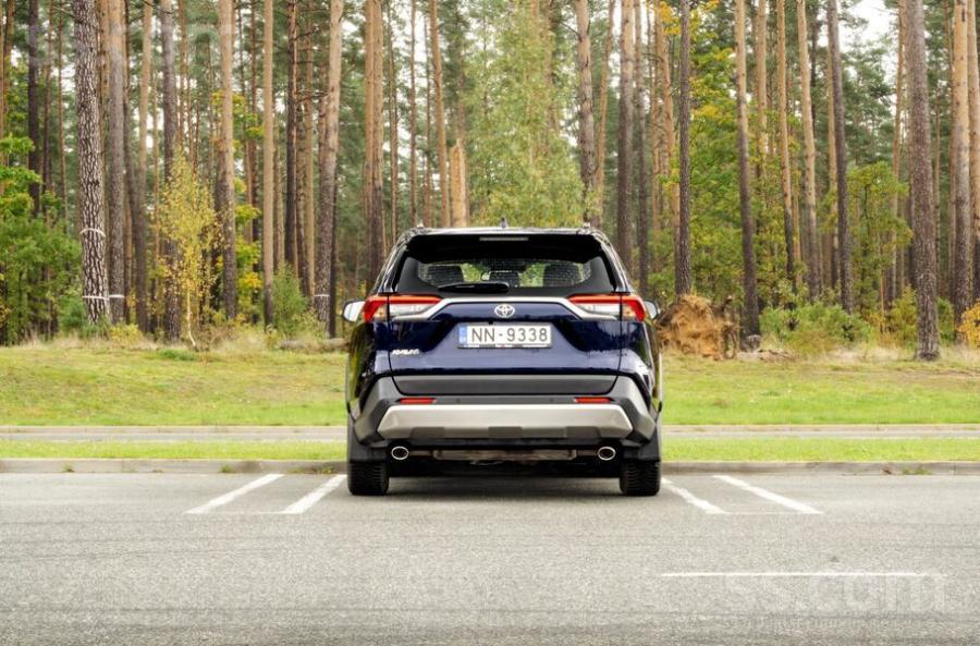 Zils Toyota RAV4 2023 Rīga, ar dzinēja tilpumu 2.00 L un nobraukumu 52 tūkst. km par 30990 €, foto 8 vietnē AUTOMOTO.COM.LV