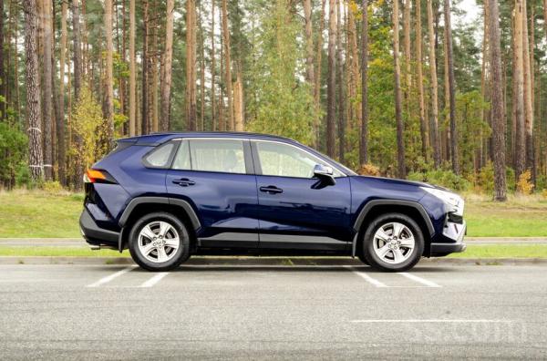 Zils Toyota RAV4 2023 Rīga, ar dzinēja tilpumu 2.00 L un nobraukumu 52 tūkst. km par 30990 €, foto 10 vietnē AUTOMOTO.COM.LV