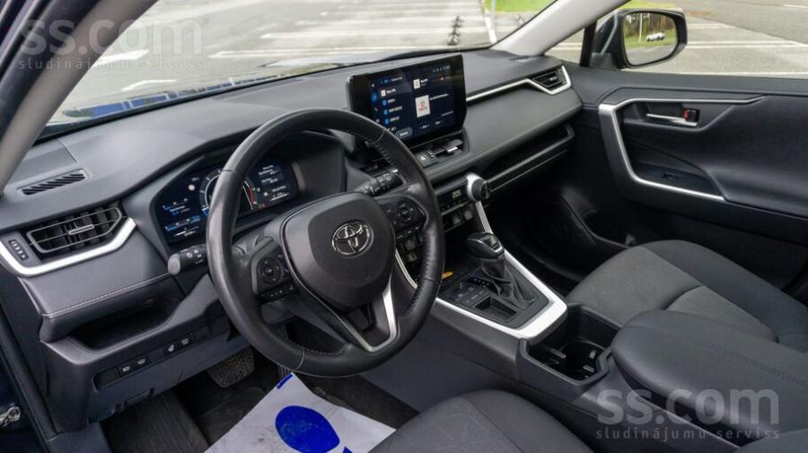 Zils Toyota RAV4 2023 Rīga, ar dzinēja tilpumu 2.00 L un nobraukumu 52 tūkst. km par 30990 €, foto 11 vietnē AUTOMOTO.COM.LV