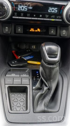 Zils Toyota RAV4 2023 Rīga, ar dzinēja tilpumu 2.00 L un nobraukumu 52 tūkst. km par 30990 €, foto 16 vietnē AUTOMOTO.COM.LV