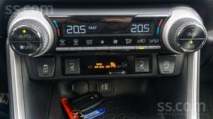Zils Toyota RAV4 2023 Rīga, ar dzinēja tilpumu 2.00 L un nobraukumu 52 tūkst. km par 30990 €, foto 17 vietnē AUTOMOTO.COM.LV