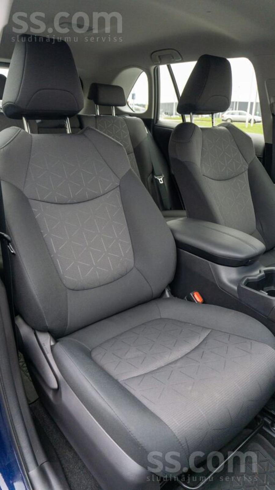 Zils Toyota RAV4 2023 Rīga, ar dzinēja tilpumu 2.00 L un nobraukumu 52 tūkst. km par 30990 €, foto 28 vietnē AUTOMOTO.COM.LV
