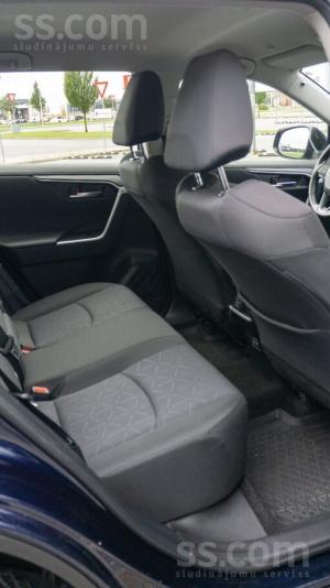 Zils Toyota RAV4 2023 Rīga, ar dzinēja tilpumu 2.00 L un nobraukumu 52 tūkst. km par 30990 €, foto 29 vietnē AUTOMOTO.COM.LV