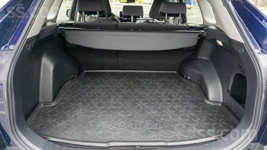 Zils Toyota RAV4 2023 Rīga, ar dzinēja tilpumu 2.00 L un nobraukumu 52 tūkst. km par 30990 €, foto 30 vietnē AUTOMOTO.COM.LV
