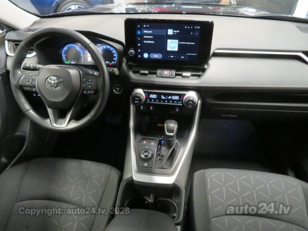 Zils Toyota RAV4 2024 Tallina, ar dzinēja tilpumu 2.50 L un nobraukumu 27 tūkst. km par 35900 €, foto 3 vietnē AUTOMOTO.COM.LV