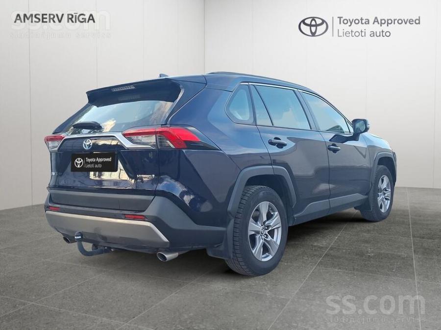 Zils Toyota RAV4 2024 Rīga, ar dzinēja tilpumu 2.20 L un nobraukumu 25 tūkst. km par 34900 €, foto 3 vietnē AUTOMOTO.COM.LV