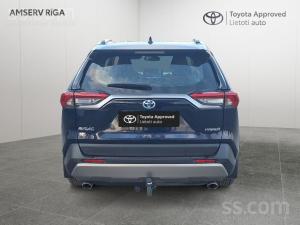 Zils Toyota RAV4 2024 Rīga, ar dzinēja tilpumu 2.20 L un nobraukumu 25 tūkst. km par 34900 €, foto 7 vietnē AUTOMOTO.COM.LV