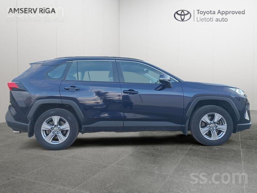 Zils Toyota RAV4 2024 Rīga, ar dzinēja tilpumu 2.20 L un nobraukumu 25 tūkst. km par 34900 €, foto 9 vietnē AUTOMOTO.COM.LV