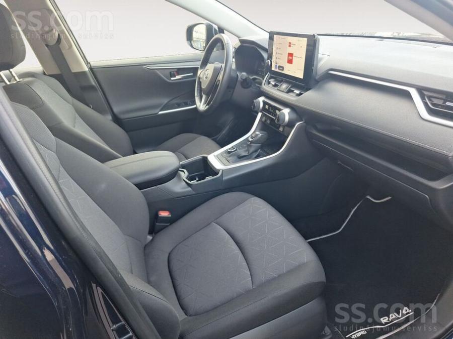 Zils Toyota RAV4 2024 Rīga, ar dzinēja tilpumu 2.20 L un nobraukumu 25 tūkst. km par 34900 €, foto 12 vietnē AUTOMOTO.COM.LV