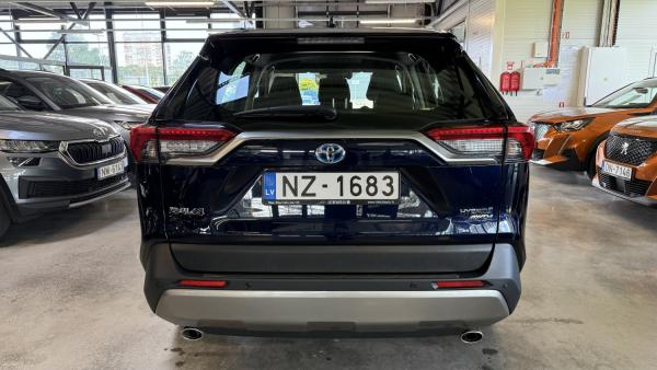 Blue Toyota RAV4 2024 in Riga, with an engine capacity of 2.50 L and mileage of 59 thousand km for 30900 €, photo 4 on AUTOMOTO.COM.LV