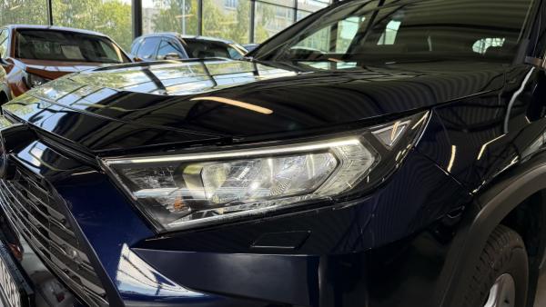 Blue Toyota RAV4 2024 in Riga, with an engine capacity of 2.50 L and mileage of 59 thousand km for 30900 €, photo 10 on AUTOMOTO.COM.LV