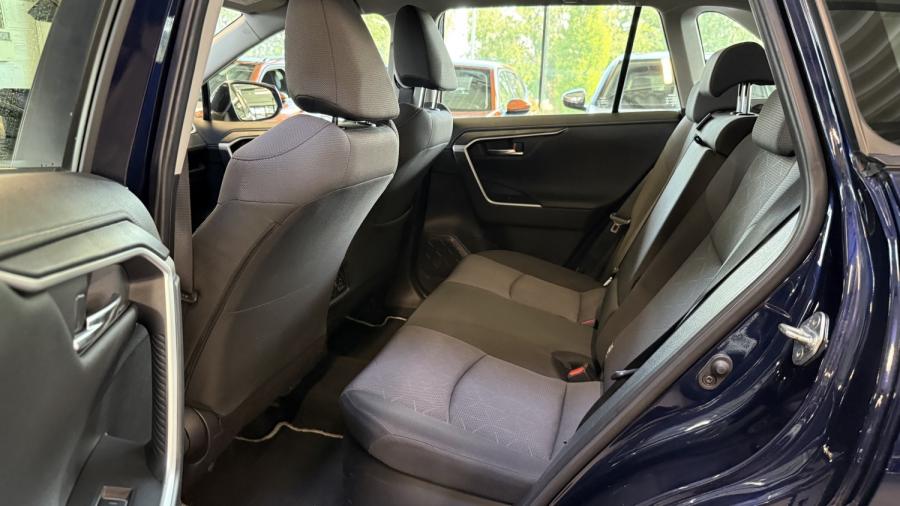 Blue Toyota RAV4 2024 in Riga, with an engine capacity of 2.50 L and mileage of 59 thousand km for 30900 €, photo 14 on AUTOMOTO.COM.LV