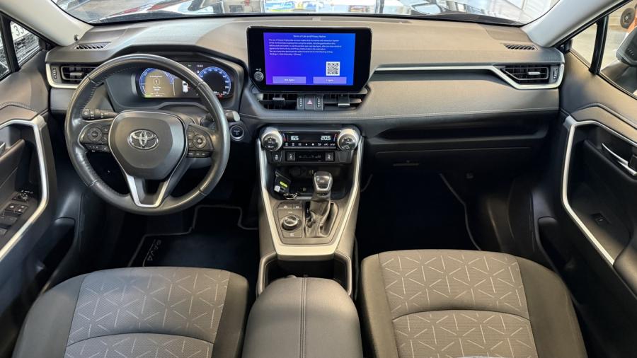Blue Toyota RAV4 2024 in Riga, with an engine capacity of 2.50 L and mileage of 59 thousand km for 30900 €, photo 18 on AUTOMOTO.COM.LV