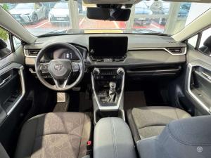 Blue Toyota RAV4 2024 in Siauliai, with an engine capacity of 2.49 L and mileage of 28 thousand km for 34500 €, photo 10 on AUTOMOTO.COM.LV