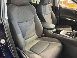 Blue Toyota RAV4 2024 in Siauliai, with an engine capacity of 2.49 L and mileage of 28 thousand km for 34500 €, photo 13 on AUTOMOTO.COM.LV