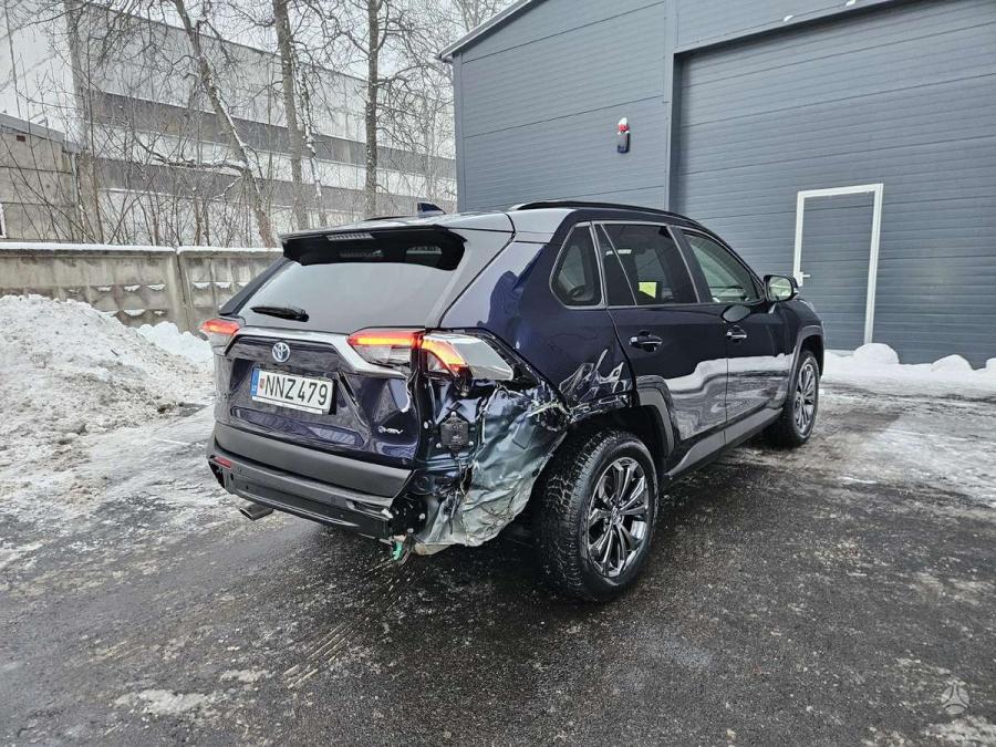 Blue Toyota RAV4 2025 in Kaunas, with an engine capacity of 2.49 L and mileage of 2 thousand km for 27500 €, photo 8 on AUTOMOTO.COM.LV