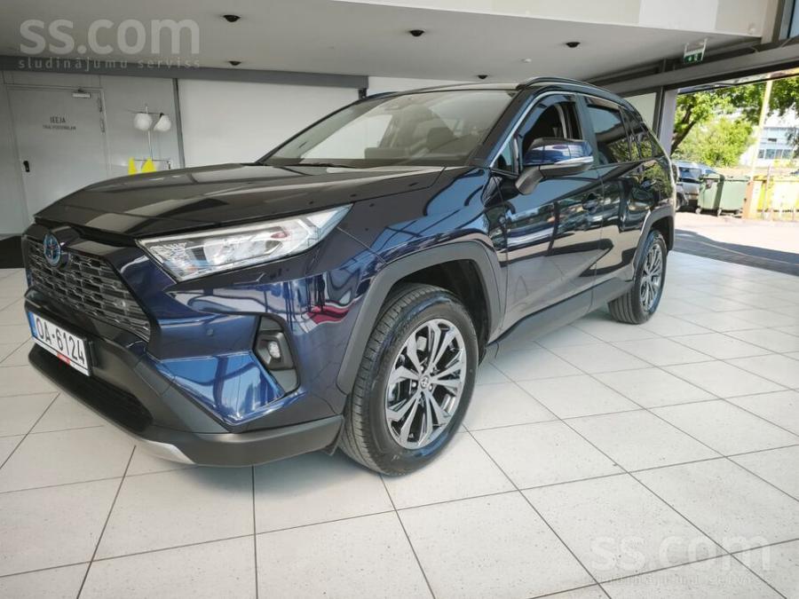 Blue Toyota RAV4 2025 in Riga, with an engine capacity of 2.50 L and mileage of 36 thousand km for 34900 €, photo 1 on AUTOMOTO.COM.LV