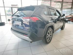 Blue Toyota RAV4 2025 in Riga, with an engine capacity of 2.50 L and mileage of 36 thousand km for 34900 €, photo 4 on AUTOMOTO.COM.LV