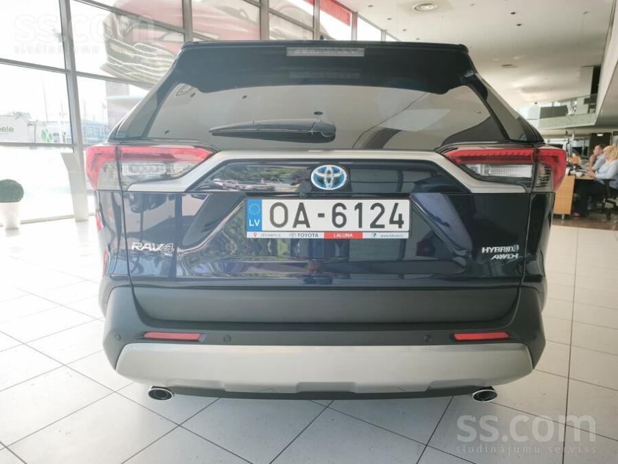 Blue Toyota RAV4 2025 in Riga, with an engine capacity of 2.50 L and mileage of 36 thousand km for 34900 €, photo 7 on AUTOMOTO.COM.LV