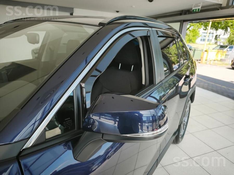 Blue Toyota RAV4 2025 in Riga, with an engine capacity of 2.50 L and mileage of 36 thousand km for 34900 €, photo 11 on AUTOMOTO.COM.LV