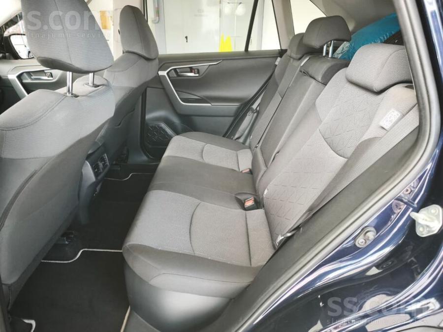 Blue Toyota RAV4 2025 in Riga, with an engine capacity of 2.50 L and mileage of 36 thousand km for 34900 €, photo 15 on AUTOMOTO.COM.LV