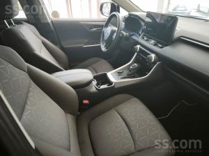Blue Toyota RAV4 2025 in Riga, with an engine capacity of 2.50 L and mileage of 36 thousand km for 34900 €, photo 16 on AUTOMOTO.COM.LV