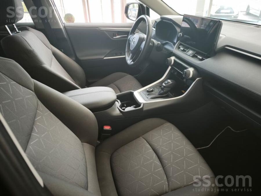 Blue Toyota RAV4 2025 in Riga, with an engine capacity of 2.50 L and mileage of 36 thousand km for 34900 €, photo 16 on AUTOMOTO.COM.LV