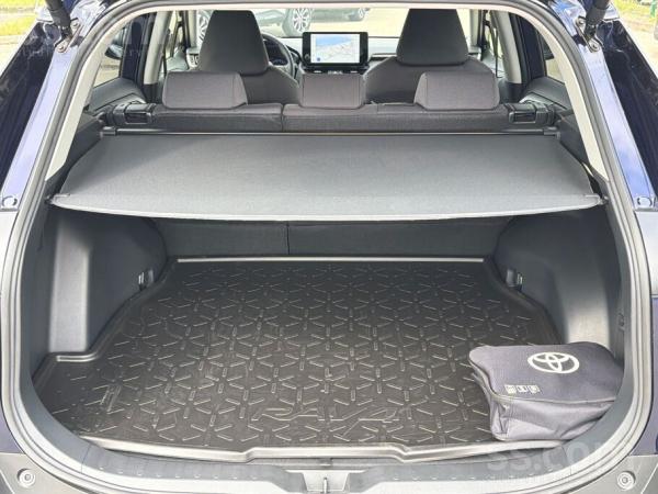 Blue Toyota RAV4 2025 in Riga, with an engine capacity of 2.50 L and mileage of 9 thousand km for 38990 €, photo 10 on AUTOMOTO.COM.LV