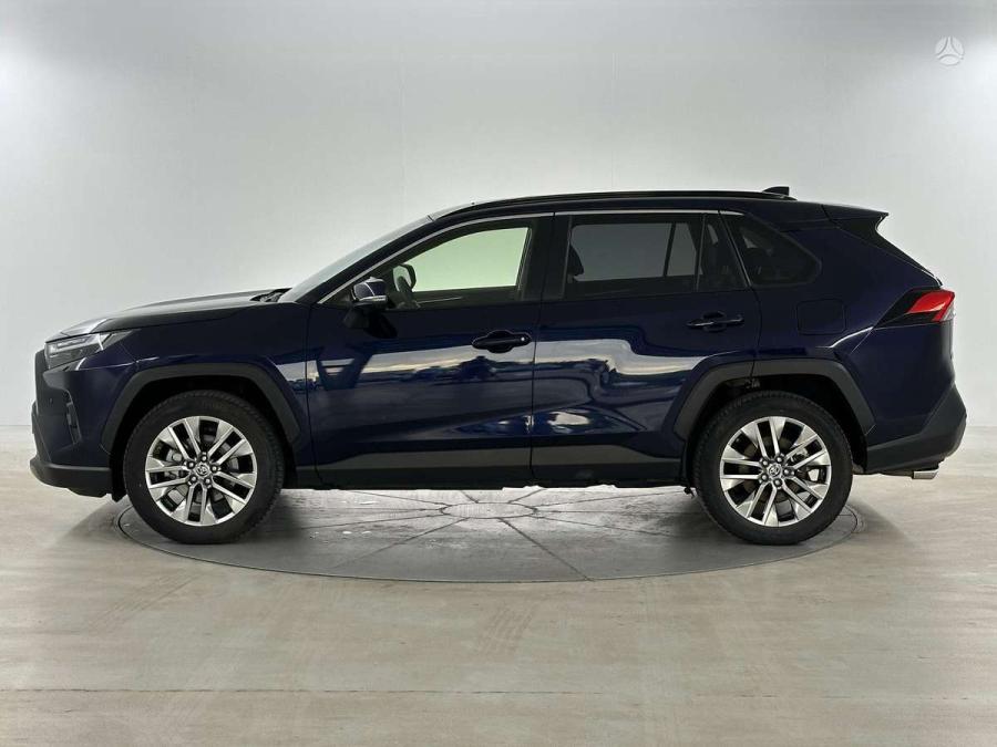 Zils Toyota RAV4 2025 Viļņa, ar dzinēja tilpumu 2.49 L un nobraukumu 21 tūkst. km par 44900 €, foto 4 vietnē AUTOMOTO.COM.LV