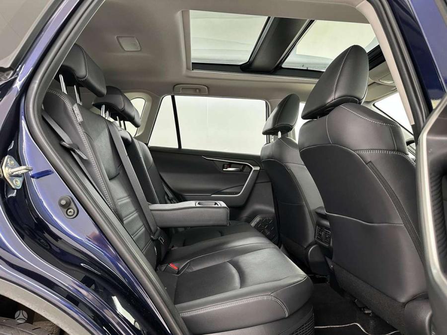 Zils Toyota RAV4 2025 Viļņa, ar dzinēja tilpumu 2.49 L un nobraukumu 21 tūkst. km par 44900 €, foto 8 vietnē AUTOMOTO.COM.LV