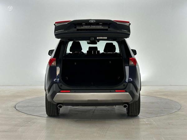 Blue Toyota RAV4 2025 in Vilnius, with an engine capacity of 2.49 L and mileage of 21 thousand km for 44900 €, photo 10 on AUTOMOTO.COM.LV
