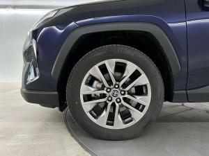 Zils Toyota RAV4 2025 Viļņa, ar dzinēja tilpumu 2.49 L un nobraukumu 21 tūkst. km par 44900 €, foto 16 vietnē AUTOMOTO.COM.LV