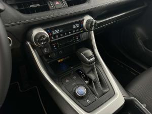 Zils Toyota RAV4 2025 Viļņa, ar dzinēja tilpumu 2.49 L un nobraukumu 21 tūkst. km par 44900 €, foto 27 vietnē AUTOMOTO.COM.LV