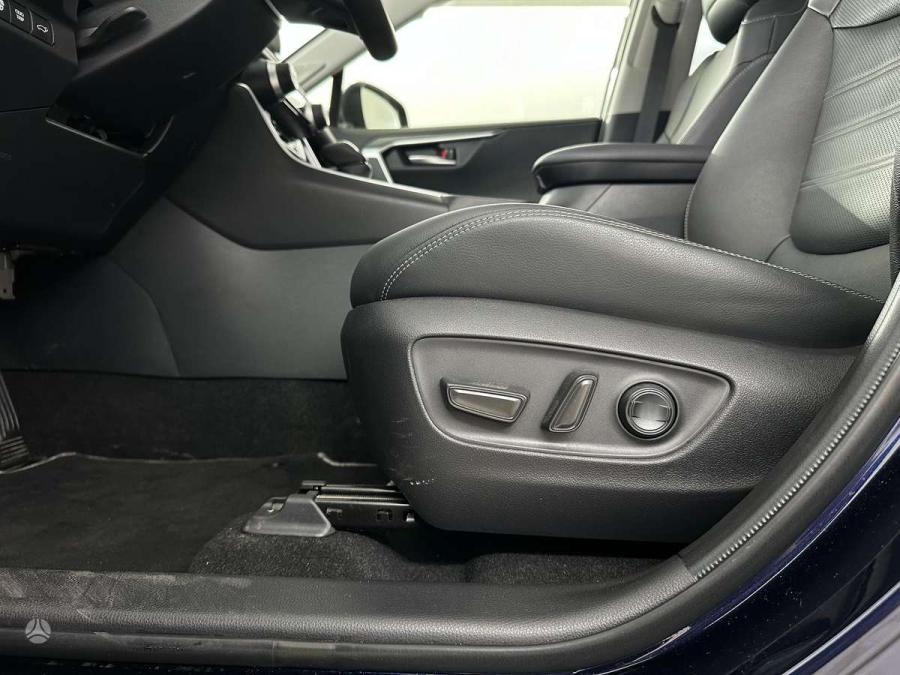 Zils Toyota RAV4 2025 Viļņa, ar dzinēja tilpumu 2.49 L un nobraukumu 21 tūkst. km par 44900 €, foto 30 vietnē AUTOMOTO.COM.LV